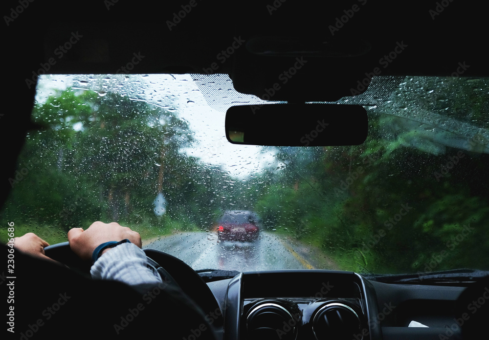 Everything You Need to Know About Wiper Blades | CarHub Automotive Group