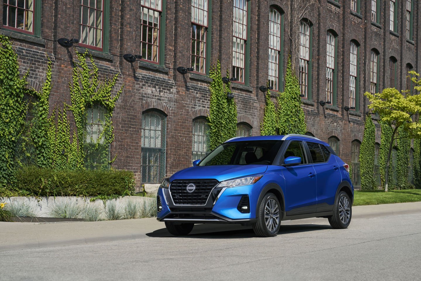 5 Differences Between the 2025 Nissan Kicks and the Nissan Kicks Play ...